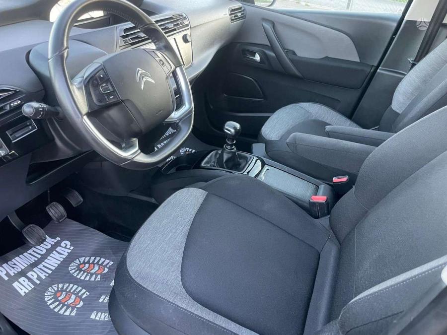 Black Citroen Grand C4 Picasso 2018 in Kaunas, with an engine capacity of 1.56 L and mileage of 320 thousand km for 4899 €, photo 14 on AUTOMOTO.COM.LV