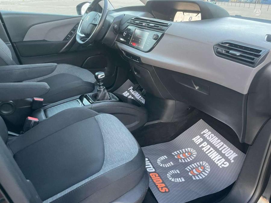 Black Citroen Grand C4 Picasso 2018 in Kaunas, with an engine capacity of 1.56 L and mileage of 320 thousand km for 4899 €, photo 19 on AUTOMOTO.COM.LV