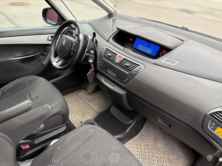 Zils Citroen Grand C4 Picasso 2007 Kauņa, ar dzinēja tilpumu 2.00 L un nobraukumu 266 tūkst. km par 1150 €, foto 12 vietnē AUTOMOTO.COM.LV