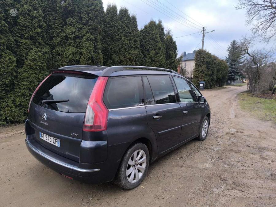 Zils Citroen Grand C4 Picasso 2011 Tauragė, ar dzinēja tilpumu 2.00 L un nobraukumu 243 tūkst. km par 2400 €, foto 4 vietnē AUTOMOTO.COM.LV