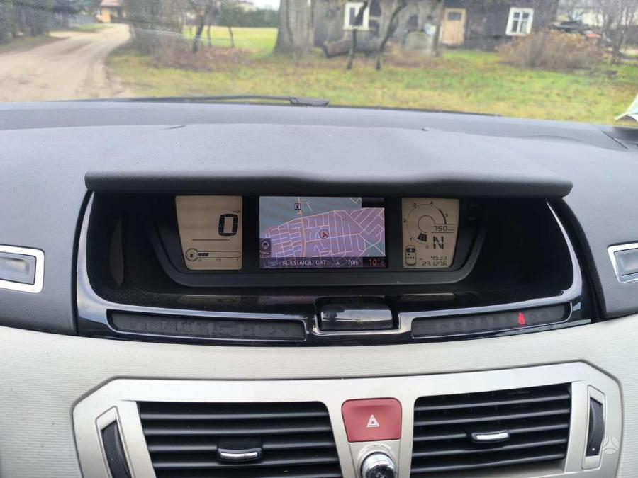 Zils Citroen Grand C4 Picasso 2011 Tauragė, ar dzinēja tilpumu 2.00 L un nobraukumu 243 tūkst. km par 2400 €, foto 10 vietnē AUTOMOTO.COM.LV