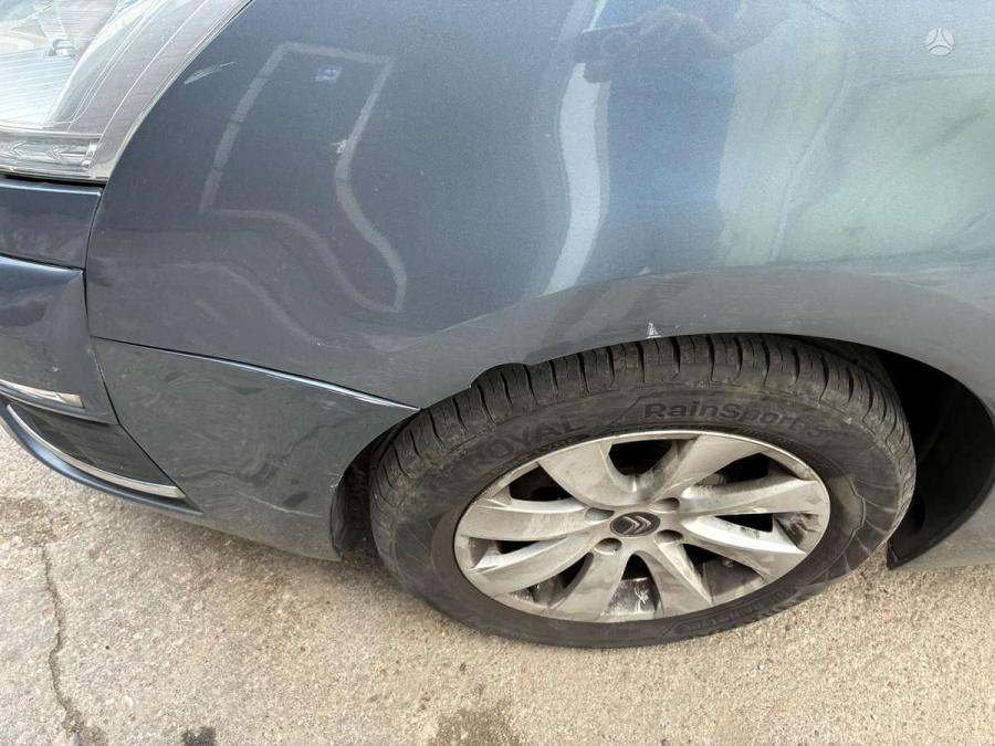 Blue Citroen Grand C4 Picasso 2011 in Siauliai, with an engine capacity of 1.56 L and mileage of 235 thousand km for 2350 €, photo 14 on AUTOMOTO.COM.LV