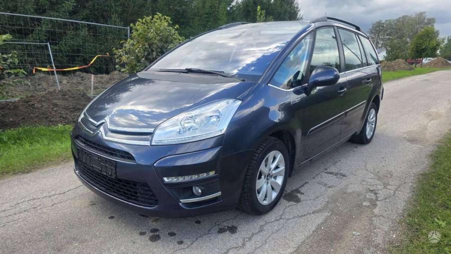 Blue Citroen Grand C4 Picasso 2012 in Kaunas, with an engine capacity of 1.56 L and mileage of 286 thousand km for 3450 €, photo 1 on AUTOMOTO.COM.LV