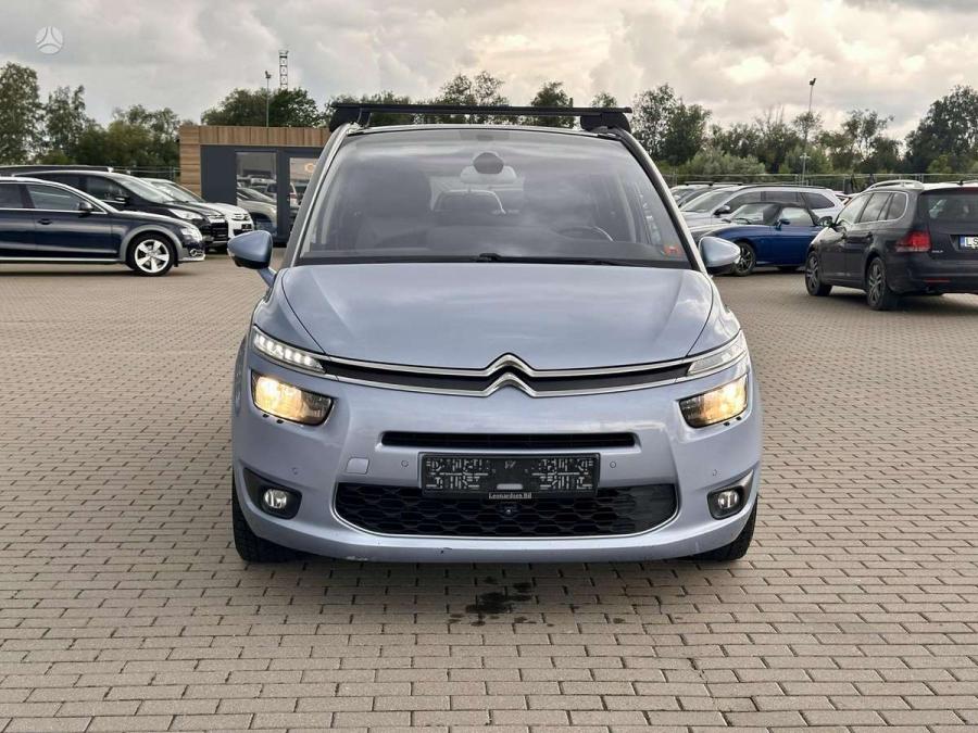 Blue Citroen Grand C4 Picasso 2013 in Marijampole, with an engine capacity of 1.56 L and mileage of 164 thousand km for 4700 €, photo 3 on AUTOMOTO.COM.LV