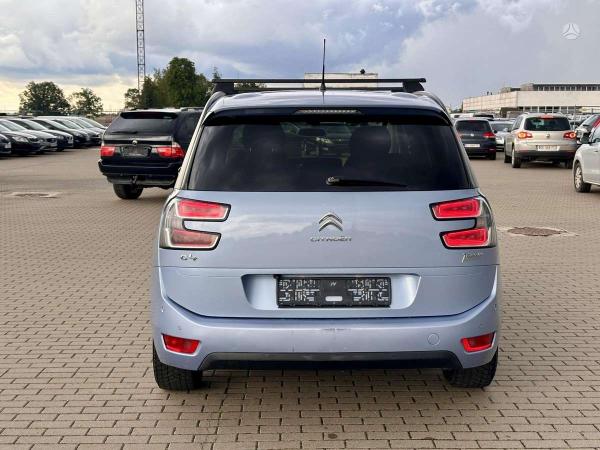 Blue Citroen Grand C4 Picasso 2013 in Marijampole, with an engine capacity of 1.56 L and mileage of 164 thousand km for 4700 €, photo 4 on AUTOMOTO.COM.LV