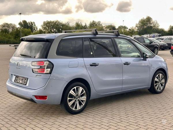 Blue Citroen Grand C4 Picasso 2013 in Marijampole, with an engine capacity of 1.56 L and mileage of 164 thousand km for 4700 €, photo 5 on AUTOMOTO.COM.LV