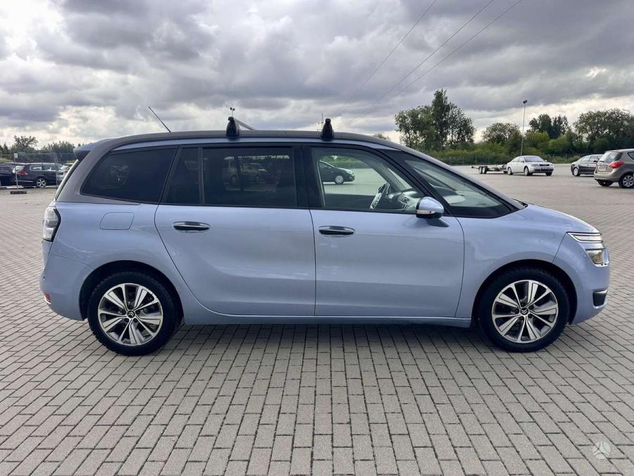Blue Citroen Grand C4 Picasso 2013 in Marijampole, with an engine capacity of 1.56 L and mileage of 164 thousand km for 4700 €, photo 7 on AUTOMOTO.COM.LV