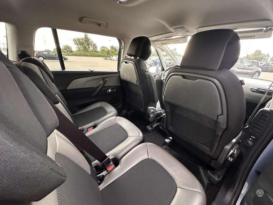 Blue Citroen Grand C4 Picasso 2013 in Marijampole, with an engine capacity of 1.56 L and mileage of 164 thousand km for 4700 €, photo 13 on AUTOMOTO.COM.LV