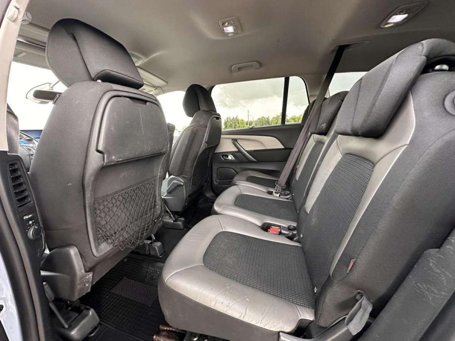 Blue Citroen Grand C4 Picasso 2013 in Marijampole, with an engine capacity of 1.56 L and mileage of 164 thousand km for 4700 €, photo 14 on AUTOMOTO.COM.LV