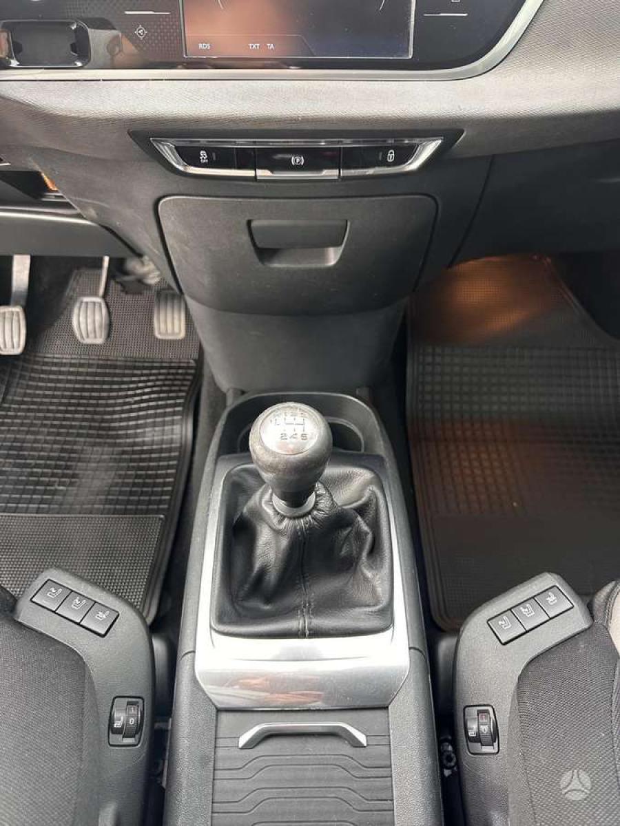 Blue Citroen Grand C4 Picasso 2013 in Marijampole, with an engine capacity of 1.56 L and mileage of 164 thousand km for 4700 €, photo 18 on AUTOMOTO.COM.LV