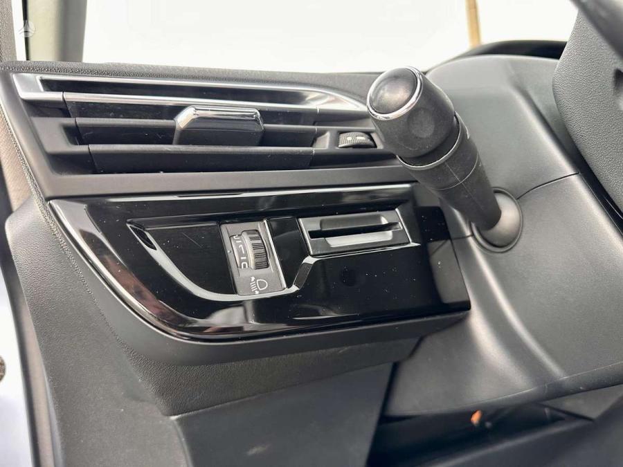 Blue Citroen Grand C4 Picasso 2013 in Marijampole, with an engine capacity of 1.56 L and mileage of 164 thousand km for 4700 €, photo 21 on AUTOMOTO.COM.LV
