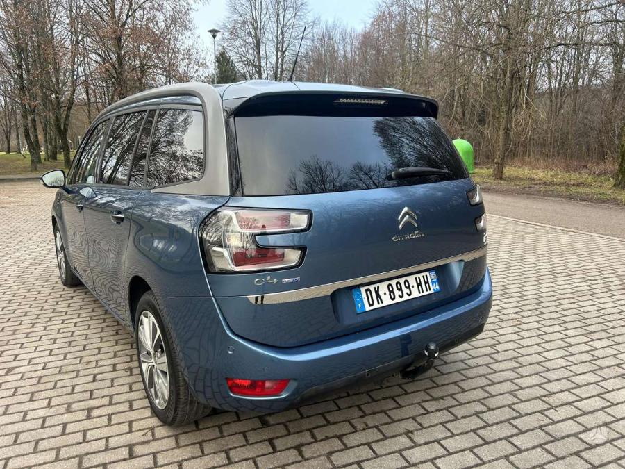 Blue Citroen Grand C4 Picasso 2014 in Taurage, with an engine capacity of 2.00 L and mileage of 250 thousand km for 5750 €, photo 7 on AUTOMOTO.COM.LV