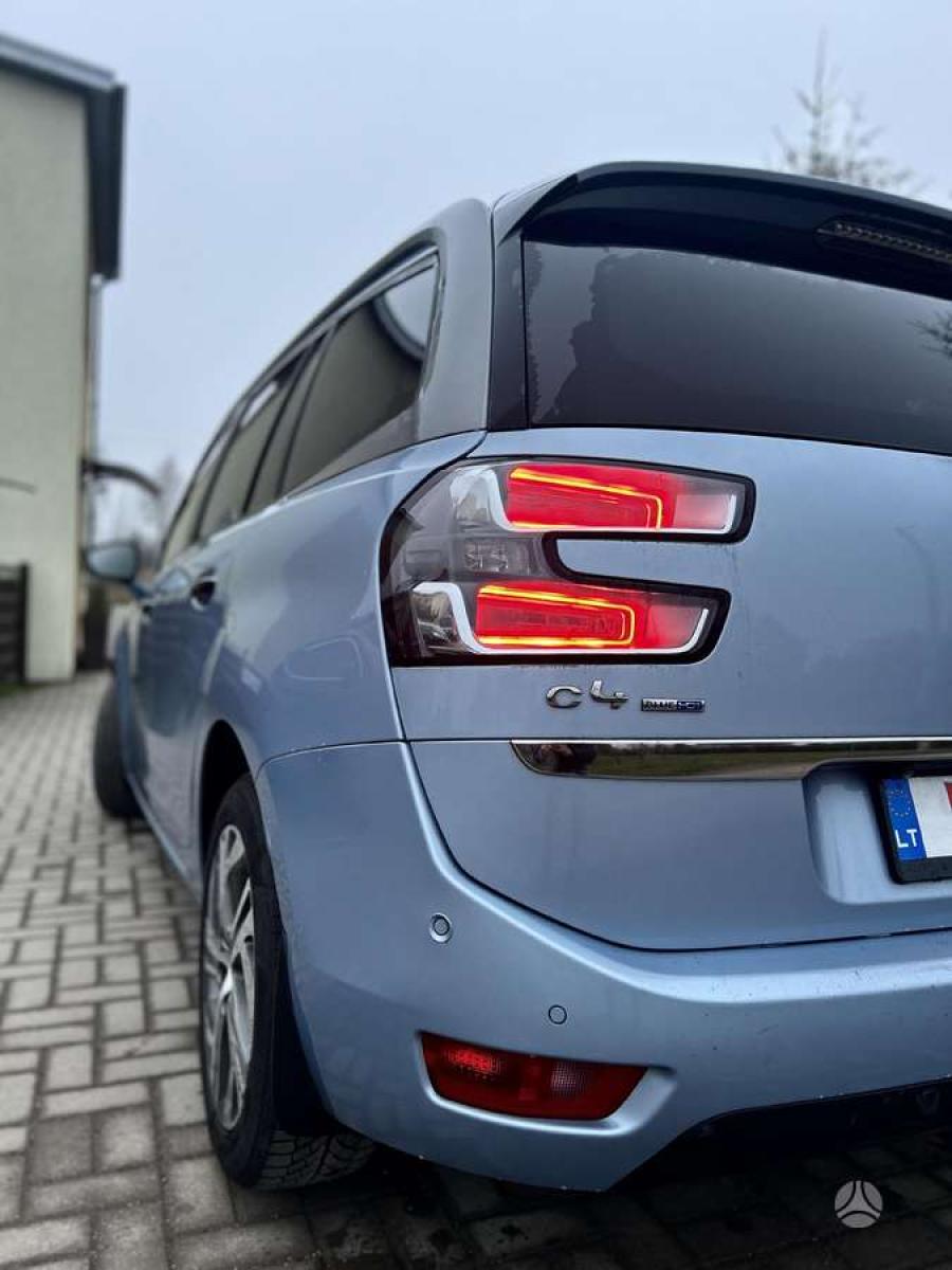 Blue Citroen Grand C4 Picasso 2014 in Kaunas, with an engine capacity of 2.00 L and mileage of 289 thousand km for 6300 €, photo 15 on AUTOMOTO.COM.LV