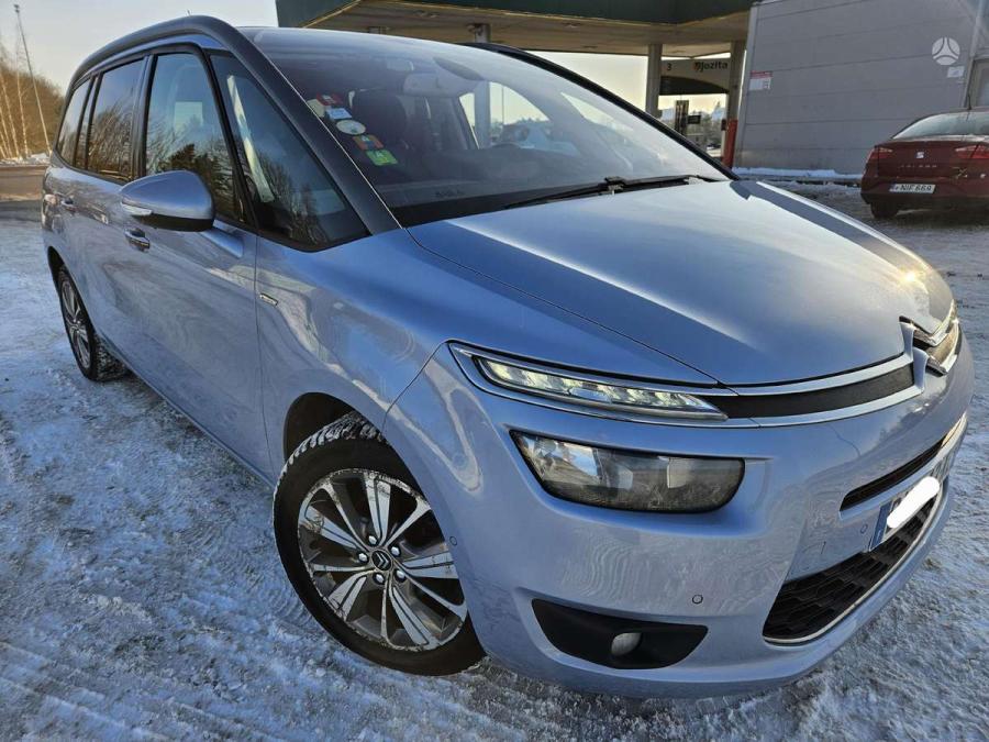 Blue Citroen Grand C4 Picasso 2014 in Taurage, with an engine capacity of 2.00 L and mileage of 252 thousand km for 6600 €, photo 1 on AUTOMOTO.COM.LV