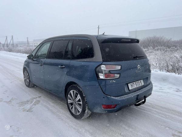 Blue Citroen Grand C4 Picasso 2014 in Kaunas, with an engine capacity of 1.56 L and mileage of 282 thousand km for 6650 €, photo 5 on AUTOMOTO.COM.LV