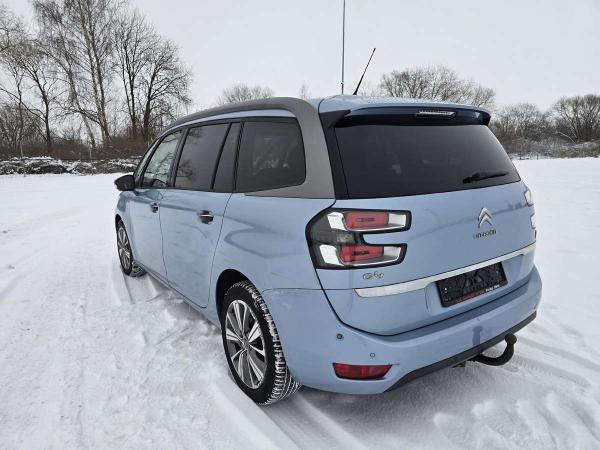 Blue Citroen Grand C4 Picasso 2014 in Marijampole, with an engine capacity of 1.56 L and mileage of 282 thousand km for 5500 €, photo 5 on AUTOMOTO.COM.LV