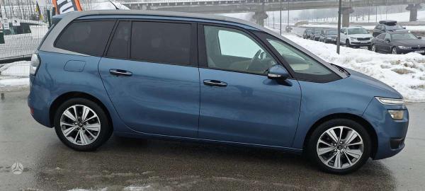 Blue Citroen Grand C4 Picasso 2014 in Kaunas, with an engine capacity of 1.56 L and mileage of 196 thousand km for 6250 €, photo 4 on AUTOMOTO.COM.LV