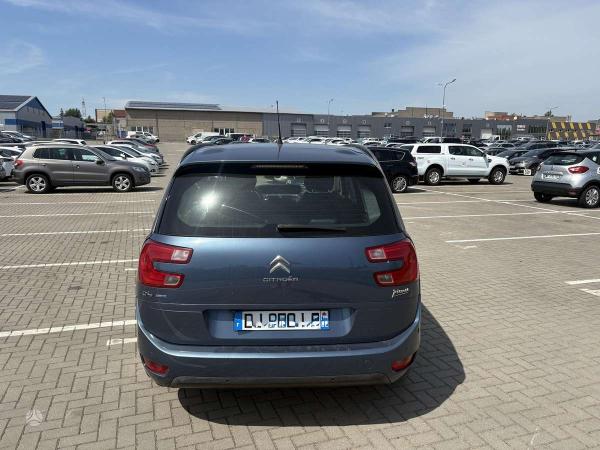 Blue Citroen Grand C4 Picasso 2014 in Taurage, with an engine capacity of 2.00 L and mileage of 239 thousand km for 6200 €, photo 5 on AUTOMOTO.COM.LV
