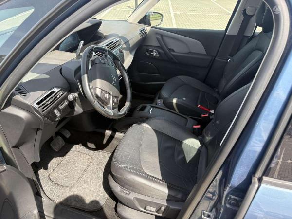 Blue Citroen Grand C4 Picasso 2014 in Taurage, with an engine capacity of 2.00 L and mileage of 239 thousand km for 6200 €, photo 8 on AUTOMOTO.COM.LV