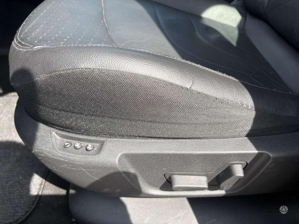 Blue Citroen Grand C4 Picasso 2014 in Taurage, with an engine capacity of 2.00 L and mileage of 239 thousand km for 6200 €, photo 10 on AUTOMOTO.COM.LV
