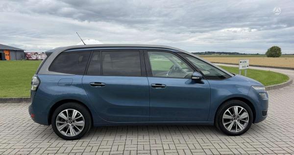 Blue Citroen Grand C4 Picasso 2014 in Raseiniai, with an engine capacity of 1.56 L and mileage of 234 thousand km for 4750 €, photo 7 on AUTOMOTO.COM.LV