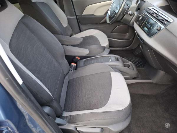 Zils Citroen Grand C4 Picasso 2014 Kauņa, ar dzinēja tilpumu 2.00 L un nobraukumu 226 tūkst. km par 5650 €, foto 9 vietnē AUTOMOTO.COM.LV