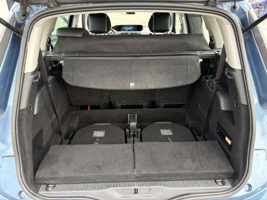 Zils Citroen Grand C4 Picasso 2014 Tauragė, ar dzinēja tilpumu 2.00 L un nobraukumu 240 tūkst. km par 6250 €, foto 20 vietnē AUTOMOTO.COM.LV