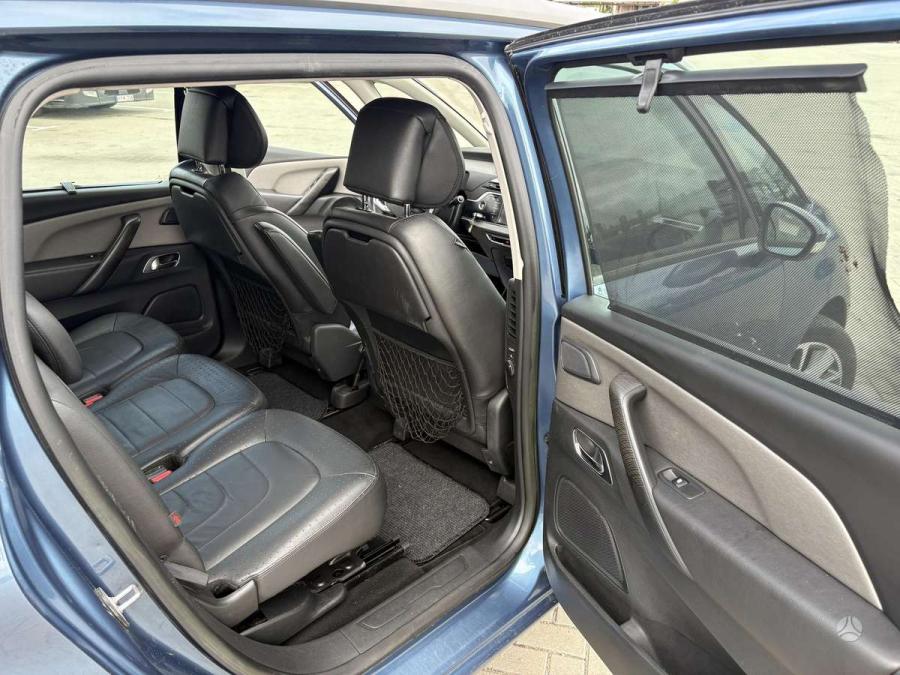Zils Citroen Grand C4 Picasso 2014 Tauragė, ar dzinēja tilpumu 2.00 L un nobraukumu 240 tūkst. km par 6250 €, foto 21 vietnē AUTOMOTO.COM.LV