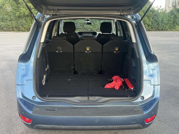 Blue Citroen Grand C4 Picasso 2014 in Radviliskis, with an engine capacity of 1.56 L and mileage of 200 thousand km for 5350 €, photo 7 on AUTOMOTO.COM.LV