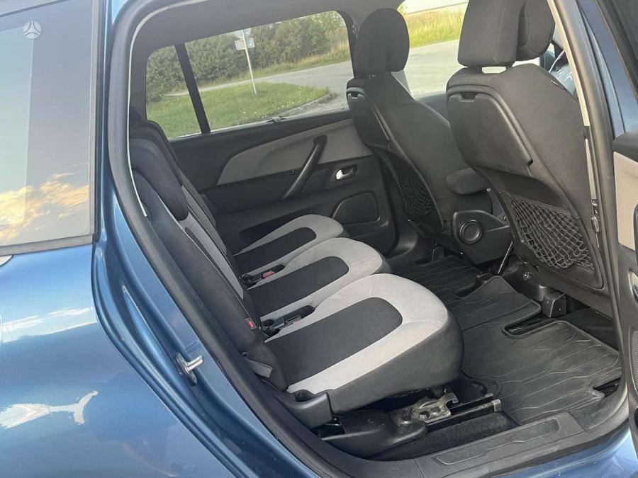 Blue Citroen Grand C4 Picasso 2014 in Radviliskis, with an engine capacity of 1.56 L and mileage of 200 thousand km for 5350 €, photo 10 on AUTOMOTO.COM.LV