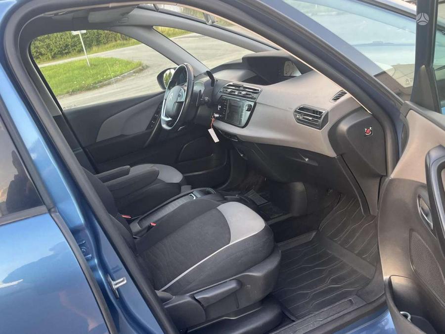 Blue Citroen Grand C4 Picasso 2014 in Radviliskis, with an engine capacity of 1.56 L and mileage of 200 thousand km for 5350 €, photo 11 on AUTOMOTO.COM.LV