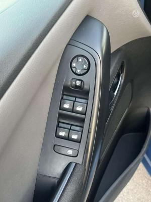 Blue Citroen Grand C4 Picasso 2014 in Radviliskis, with an engine capacity of 1.56 L and mileage of 200 thousand km for 5350 €, photo 13 on AUTOMOTO.COM.LV