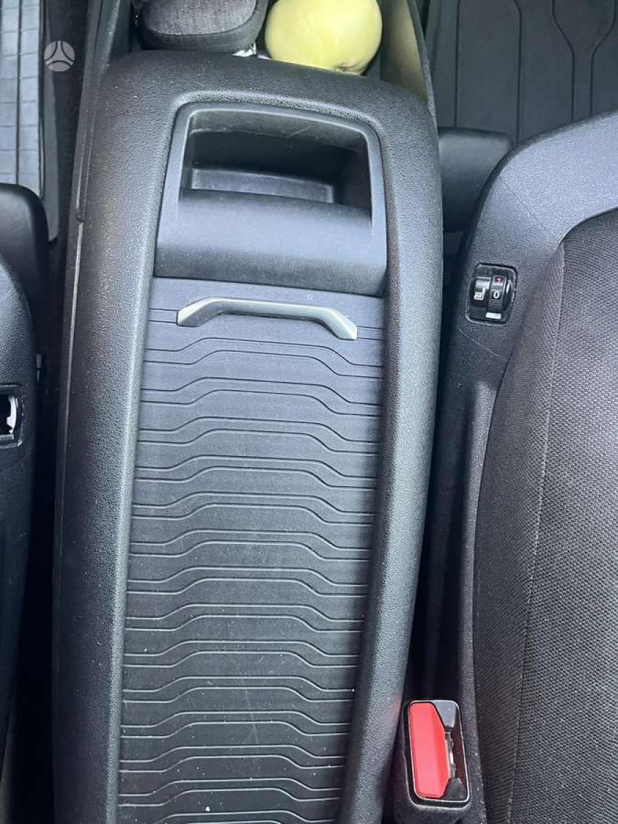 Blue Citroen Grand C4 Picasso 2014 in Radviliskis, with an engine capacity of 1.56 L and mileage of 200 thousand km for 5350 €, photo 14 on AUTOMOTO.COM.LV
