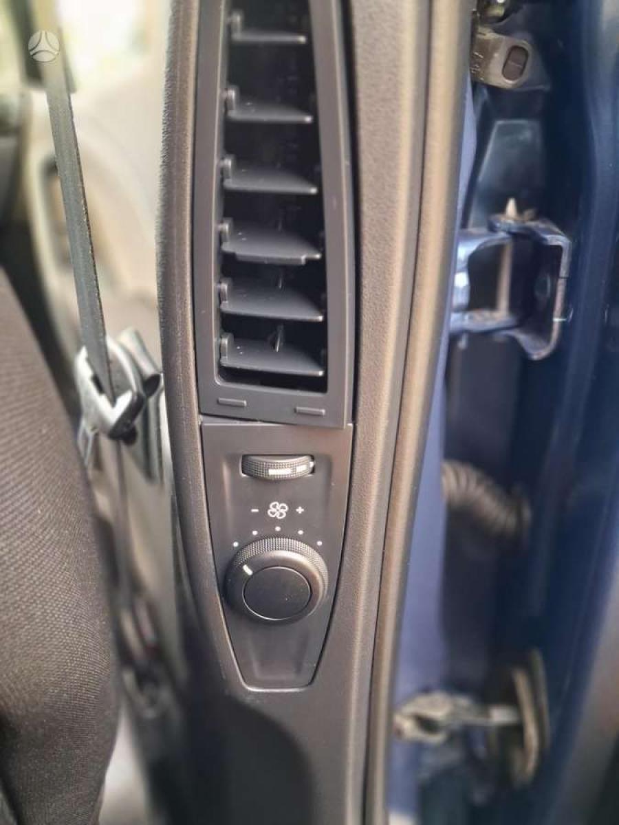 Zils Citroen Grand C4 Picasso 2014 Radviliškis, ar dzinēja tilpumu 1.60 L un nobraukumu 220 tūkst. km par 4650 €, foto 23 vietnē AUTOMOTO.COM.LV