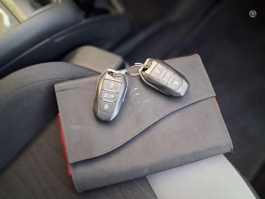 Zils Citroen Grand C4 Picasso 2014 Radviliškis, ar dzinēja tilpumu 1.60 L un nobraukumu 220 tūkst. km par 4650 €, foto 26 vietnē AUTOMOTO.COM.LV