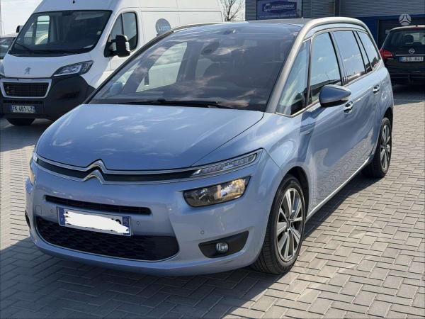 Blue Citroen Grand C4 Picasso 2015 in Taurage, with an engine capacity of 2.00 L and mileage of 323 thousand km for 4500 €, photo 1 on AUTOMOTO.COM.LV