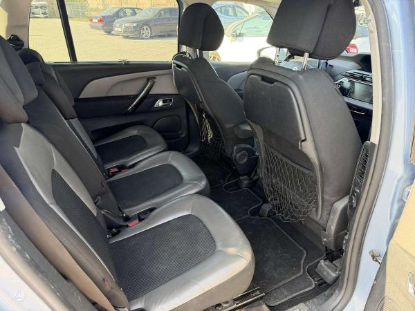 Blue Citroen Grand C4 Picasso 2015 in Taurage, with an engine capacity of 2.00 L and mileage of 323 thousand km for 4500 €, photo 7 on AUTOMOTO.COM.LV