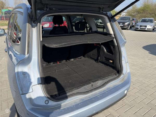 Blue Citroen Grand C4 Picasso 2015 in Taurage, with an engine capacity of 2.00 L and mileage of 323 thousand km for 4500 €, photo 8 on AUTOMOTO.COM.LV