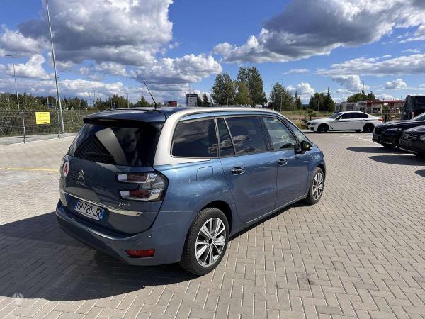Blue Citroen Grand C4 Picasso 2015 in Taurage, with an engine capacity of 1.56 L and mileage of 159 thousand km for 5700 €, photo 5 on AUTOMOTO.COM.LV