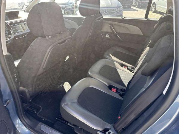 Blue Citroen Grand C4 Picasso 2015 in Taurage, with an engine capacity of 1.56 L and mileage of 159 thousand km for 5700 €, photo 8 on AUTOMOTO.COM.LV