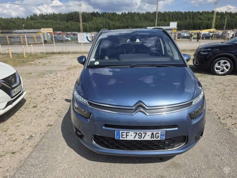 Blue Citroen Grand C4 Picasso 2016 in Vilnius, with an engine capacity of 1.56 L and mileage of 260 thousand km for 6800 €, photo 3 on AUTOMOTO.COM.LV