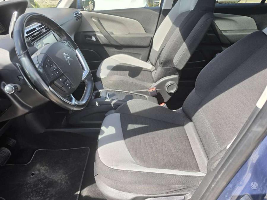 Blue Citroen Grand C4 Picasso 2016 in Vilnius, with an engine capacity of 1.56 L and mileage of 260 thousand km for 6800 €, photo 12 on AUTOMOTO.COM.LV