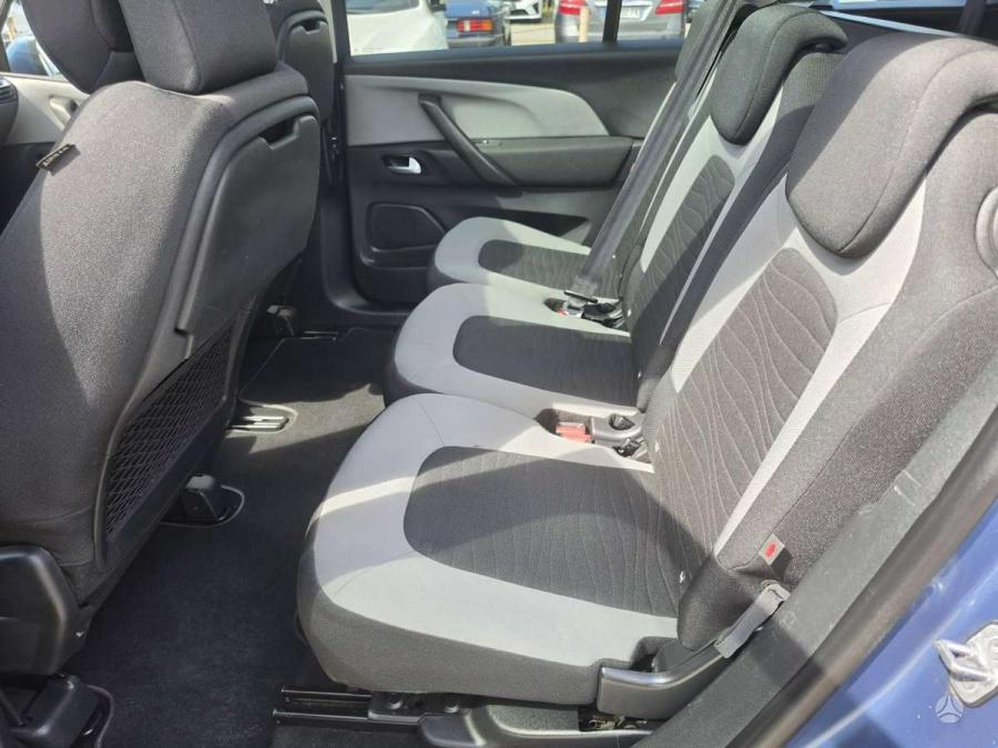Blue Citroen Grand C4 Picasso 2016 in Vilnius, with an engine capacity of 1.56 L and mileage of 260 thousand km for 6800 €, photo 13 on AUTOMOTO.COM.LV
