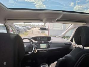 Blue Citroen Grand C4 Picasso 2016 in Vilnius, with an engine capacity of 1.56 L and mileage of 260 thousand km for 6800 €, photo 14 on AUTOMOTO.COM.LV