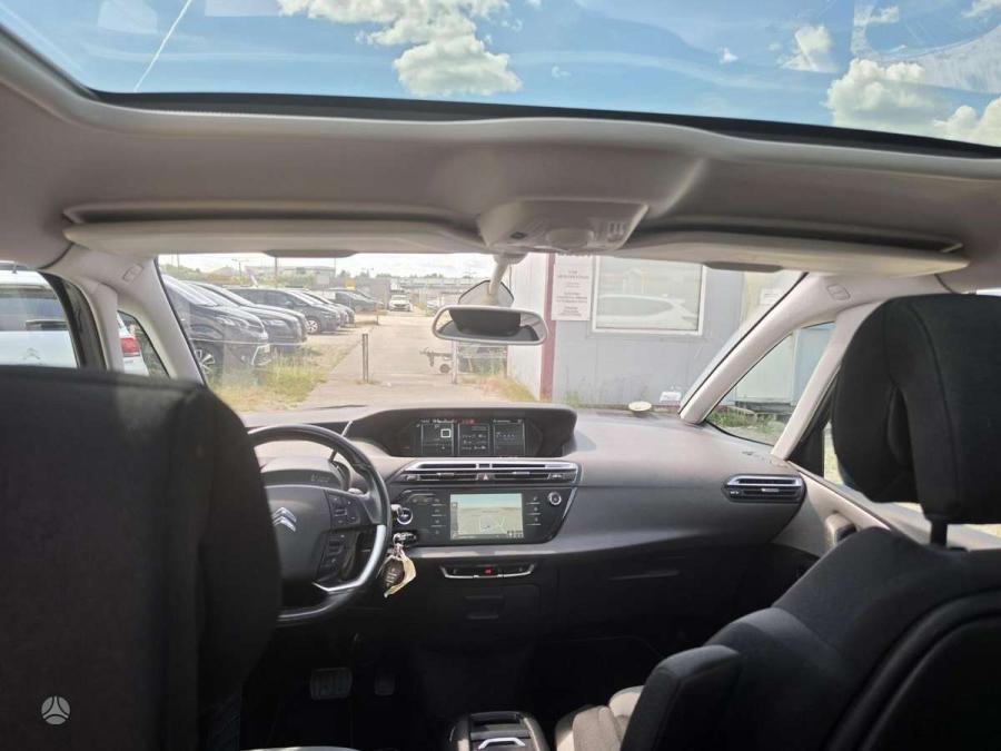 Blue Citroen Grand C4 Picasso 2016 in Vilnius, with an engine capacity of 1.56 L and mileage of 260 thousand km for 6800 €, photo 14 on AUTOMOTO.COM.LV