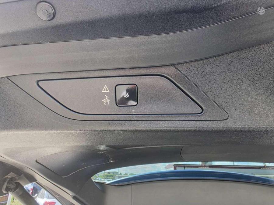 Blue Citroen Grand C4 Picasso 2016 in Vilnius, with an engine capacity of 1.56 L and mileage of 260 thousand km for 6800 €, photo 15 on AUTOMOTO.COM.LV