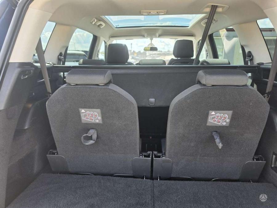 Blue Citroen Grand C4 Picasso 2016 in Vilnius, with an engine capacity of 1.56 L and mileage of 260 thousand km for 6800 €, photo 16 on AUTOMOTO.COM.LV