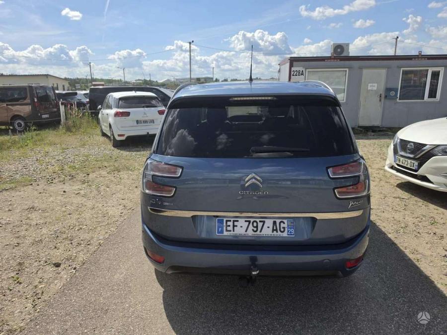 Blue Citroen Grand C4 Picasso 2016 in Vilnius, with an engine capacity of 1.56 L and mileage of 260 thousand km for 6800 €, photo 19 on AUTOMOTO.COM.LV