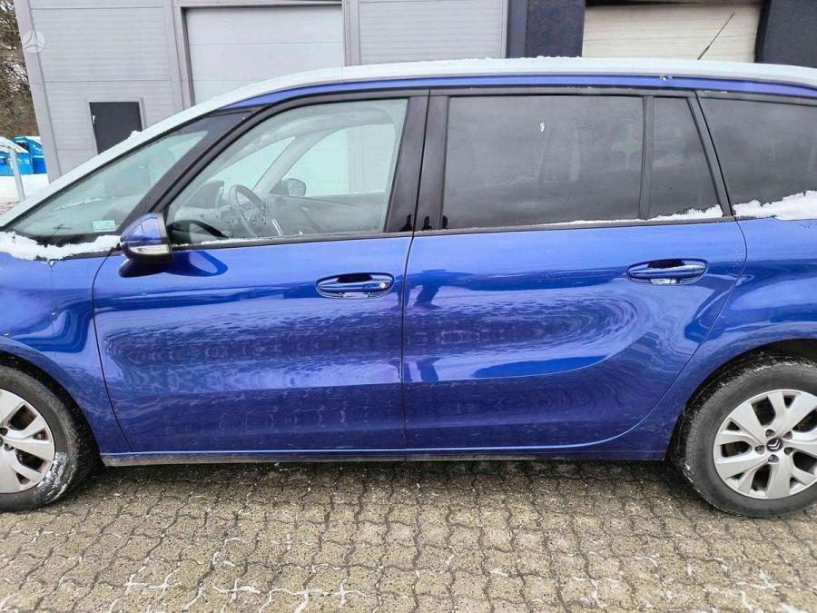 Zils Citroen Grand C4 Picasso 2018 Utena, ar dzinēja tilpumu 1.60 L un nobraukumu 130 tūkst. km par 7390 €, foto 5 vietnē AUTOMOTO.COM.LV