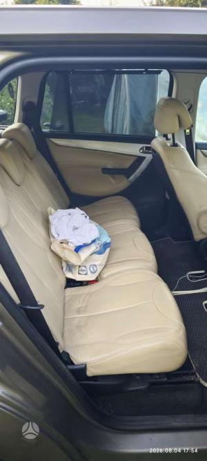 Brūns Citroen Grand C4 Picasso 2009 Viļņa, ar dzinēja tilpumu 1.60 L un nobraukumu 240 tūkst. km par 2500 €, foto 16 vietnē AUTOMOTO.COM.LV